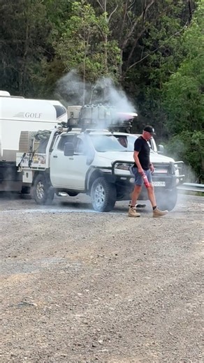 Fulltime travel family | doing the big lap | Australia 🇦🇺 on Instagram: "Our scariest moment of our roadtrip around Australia. We definitely have a guardian angel with us …😇 📍Thunderbolt’s Way, NSW Australia #brakescaughtonfire #fire #ute #roadtripping #thunderboltsway"