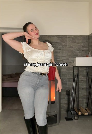 The Perfect Fit: Skinny Jeans for Every Girl