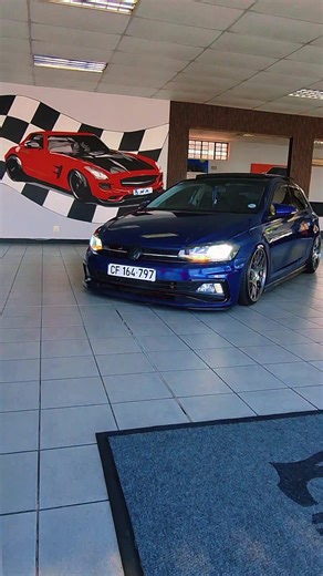 VW Polo 1.0 TSI R-Line: Sporty Style & Efficiency