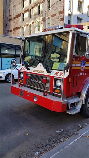 FDNY HIGH RISE UNIT 1 UPCLOSE TOUR Awesome Mack Truck NYC fdny macktrucks firetrucks nyc | WestCoast Fire Media