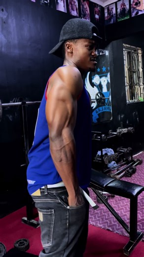 Vidéos de Clement_trainer (@clement_trainer) avec original sound - BANA MUSIC LYRICS🎼🎻🎷🎧