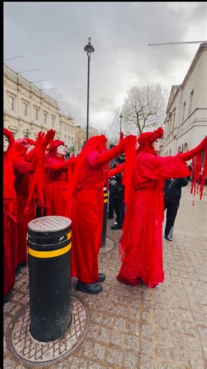 Part 6 The Red Rebel Brigade group appeared at Horse Guards | Extinction Rebellion XR stopped by horse Guards #trendingreelsvideo #reelsviral #ExtinctionRebellion #highlight #everyone #viral #trending #followers #london #protests #fblifestyle #ExtinctionRebellion | Roleah Palado