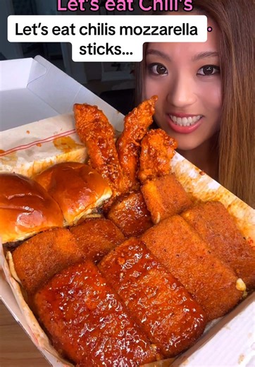 Chili’s Mozzarella Sticks Mukbang Experience