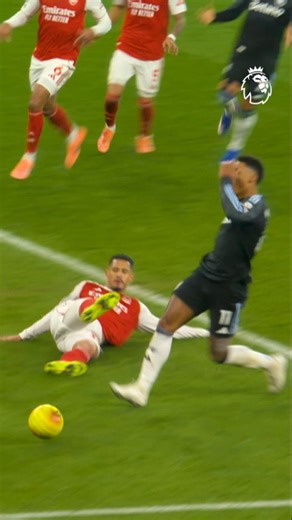 William Saliba, at his very best 🥶 | Premier League