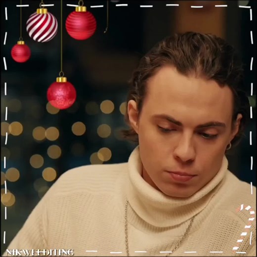 всех с новым годом дорогие! #полинаденисова #папиныдочкиновые #михаилсотников #тим #соня