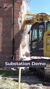 In case you missed it—here’s your JEA highlight reel! 💧⚡🔊 - Bottled Water vs. Tap Water – Which is tested more and better for the environment? https://jea.fyi/4miOzBr - Substation Demolition – Making way for a new, more reliable facility. https://jea.fyi/4mnIOT6 - Jacksonville, Do You Know This Sound? – Find out what that sound is in Downtown Jax. https://jea.fyi/47xrqGR #ICYMI #TapWater #PublicPower #Jacksonville #DowntownJax | JEA
