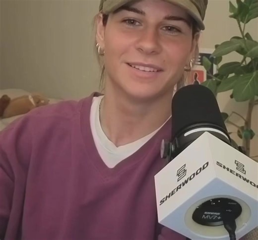 Zoe Boyd Shares ACL Injury Update & Humor