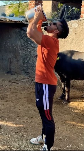 Pawan Sahu अपने पापा के साथ बैठकर खाना खाते हैं ❤️🔥🔥 #shortvideo #pawansahu #viralshort