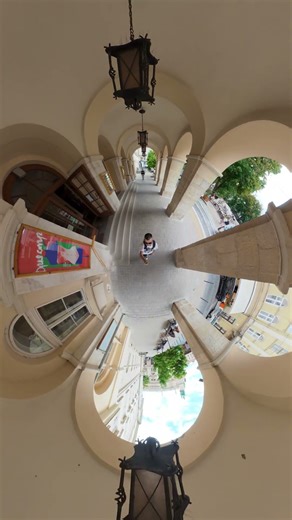 DJI OSMO 360 Street walk