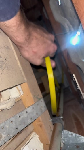 How good are roof spaces 😮‍💨 #electrical #dayinthelife #roofspace