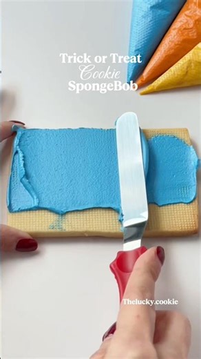 SpongeBob 👻🎃 Recipes and Cutters link in bio #cookiedecorating #asmr #halloween #spongebob