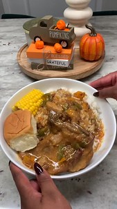 30K reactions · 2.9K shares | Who’s Hungry襤 #fyp #comfortmeal #mealideas #foodie #satisfying #réel #quickrecipes | Ray Ray | Facebook