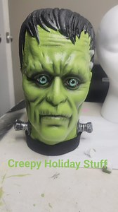 I made this last year, but wanted to share the tips again for anyone that didnt see it💚 | Creepy Holiday Stuff