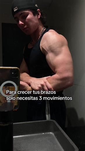 Como entrenar los brazos de manera simple. • • • Medio repetido el video pero no se de q mas hacer XDDD. #tehuql #gymchile #brazo #armday