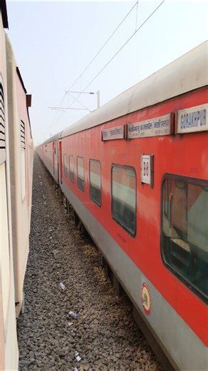 15018 Gorakhpur Mumbai Ltt Kashi Express Crossing #shorts #viralshorts #train #railway #shortsfeed