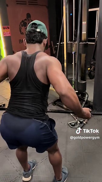 Back workout #gymmotivation #Fitness #foryou #foryoupage #GymLife #trending #viraltiktok
