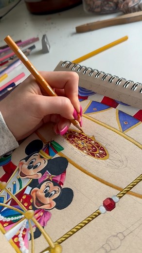 60K views · 1.1K reactions | The process of drawing Mickey and Minnie Mouse✨✍️ This drawing makes me so happy!! Plus after I just finished my Marathon in Walt Disney World it makes it even more perfect殺 I hope you enjoy! I use @prismacolor premier soft core colored pencils and @strathmoreart toned tan paper. All purchased at @blickartmaterials | Deely Drawings | Facebook