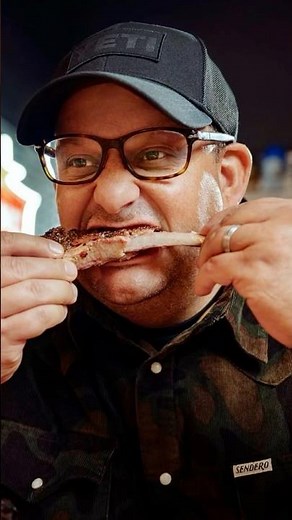 The first ever full-time BBQ editor eating Texas BBQ with The Boys?!