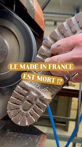 Fabrication de souliers Made in 🇫🇷👇 📦 Envie d’une paire de qualité ? Commandez facilement via le lien sous notre profil ! 🎄Offrez (vous?) l’élégance et le savoir-faire français avec ces souliers durables et intemporels 👍 Si vous avez apprécié le travail d’Edouard, n’hésitez pas à suivre manufacturebontemps.fr et à aimer cette vidéo ! 💬 Votre avis compte : dites-nous en commentaire ce que vous pensez de cette fabrication 100% française 👉 Et si, comme nous vous aimez découvrir les secrets 
