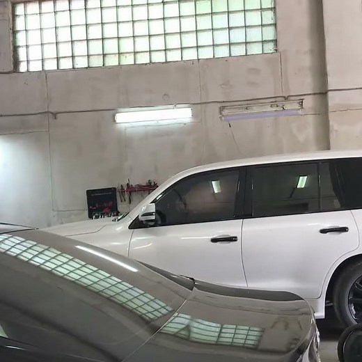 Watch Remote Control Electronic Windows Tint From Clear to Dark in a matter of Seconds