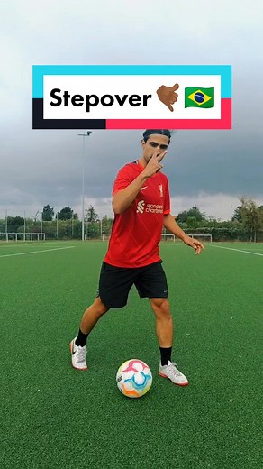 Mastering the Ronaldinho Stepover: A Comprehensive Tutorial