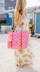 5.2K views · 133 reactions | They’re back! ️ Our beloved Palma Collection totes have been restocked in three gorgeous colors, Pintada Rose, Natural, and Pintada Rose/Peach. Customize with your favorite pom for any season ✨ | Squeeze De Citron | Facebook