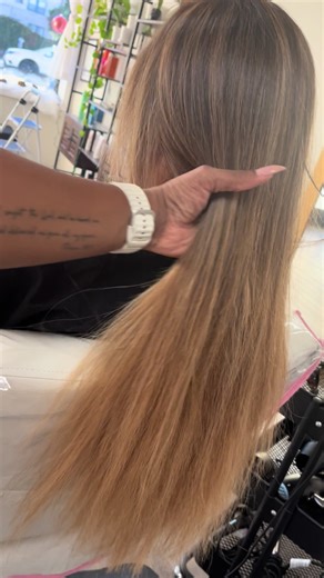 Hair that moves, blends, and grows with you 🤍 Beaded sewn rows using our Touch’d Hair Extensions 💕Genius Wefts #geniusweft #touchdhairextensions #LongBeachHair #longbeachhairstylist #TouchdHairStudio @Kenra Professional