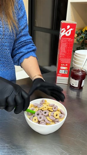 71K views · 171 reactions | Froot Loops Cereal Muffins! A colorful twist on breakfast 療 | Chefclub Network | Facebook