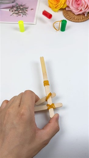 Fun Toy Gun Craft: Celebrate Children's Day with Homemade Toys!#ParentChildCrafts #ChildrensDayCrafts #HomemadeToys #DIYCrafts #KidsHandicrafts | paper craft ideas