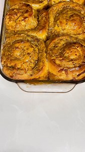 Golfeados venezolano Recetas para 6 porciones Para la masa - 400 gr de harina todo uso - 8 gr de levadura seca - 1/4 de leche tibia - 1/2 taza de azúcar - 1 cdita de sal - 1 cda de anís dulce - 50 gr de mantequilla derretida - 2 huevos Para el melao - 200 gr de papelon - 1/2 taza de agua Para el relleno - 300 gr de queso blanco salado - 100 gr de ralladura de papelon Todas estas recetas las puedes guardar y organizará de manera rápida en un solo lugar llamado @recime.app yo definitavemente estoy