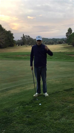 This is how you should use the hybrid around the greens. DM for FREE swing analysis. #golf #golfer #golfinstruction #golftips | Golf Solution