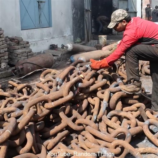 Making of Excavator Bucket Teeth from Rusted Ship Anchor Chain