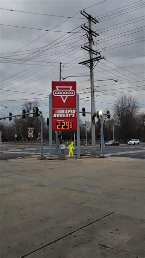 if you want a realtor that's all over Springfield like tweakers on bicycles hit me up if you don't that's okay your mom probably does look me up real estate Todd Brock #tweaker #417 #springfieldMissouri #missouri