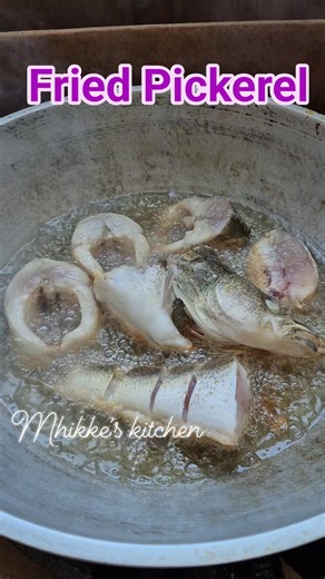 "Fried pickerel" #fblifestyle #reels2025 #highlights #viral #followers #cooking #delicious #food | Mhikke M. Villegas