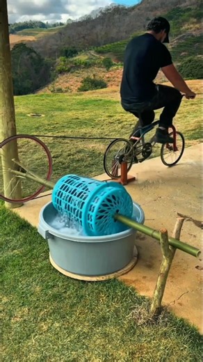 “When a Bicycle Became a Washing Machine 🚲🪣✨”