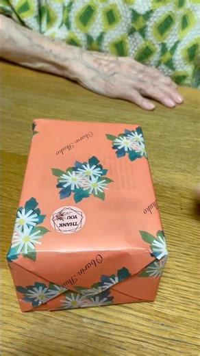 How to wrap five books in a stack, as instructed by an old lady who used to work at Takashimaya #...