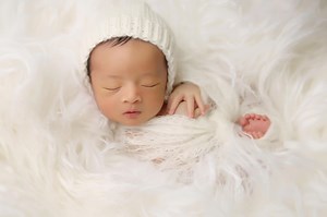 10K views · 516 reactions | Baby Mason (also in our Blooper poop video) had a darling photo session - this is a snippet. I love watching these because I am so engrossed in the work a session requires that I often seem to "miss" what is really happening. For the love of all things baby- Ana Brandt www.bellybabylove.com www.anabrandt.com | Ana Brandt Baby | Facebook