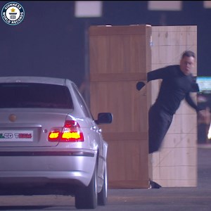 107K views · 1K reactions | Will Brazil's Klauss Durães be able to escape the straitjacket in time? 﫣 | Guinness World Records | Facebook