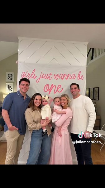 How to DIY a simple cloth backdrop for your next event 🎉 https://liketk.it/5dFCF #firstbirthday #firstbirthdayparty #diy #diymom #partydecor #photobackdrop #diybackdrop #firstbirthdayideas