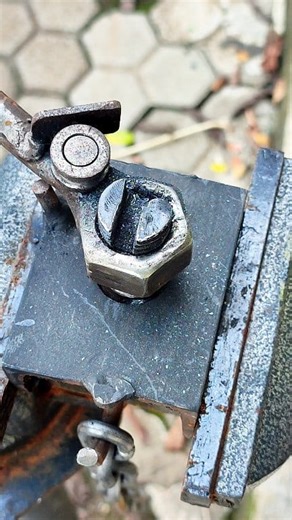 1.2M views · 5.6K reactions | Haz tu propia cadena de material de hierro y acero #Manual #creative #bendingtools #amazing | Wawan Dwi | Facebook