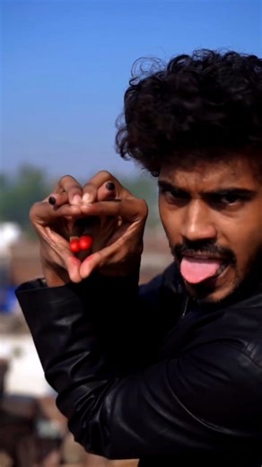 Ra magic on Instagram: "Amazing snake 🐍 finger 🫵magic 🪄tricks🤯 #reels #magictricks"