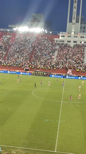 Buen martes quemeros/as así le metimos el segundo gol a San Lorenzo y pierden el clasico . Saca Galindez y termina en gol . | Maximo Mero