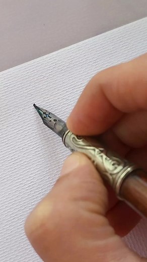 Learn to write a double stroke Roman R with a pointed pen. . . #calligraphy #moderncalligraphy #handlettering #brushlettering #lettering #calligraphyvideo #calligraphytutorial #calligrapher #calligraphylove #artcalligraphy #romanletter | Sachinspiration