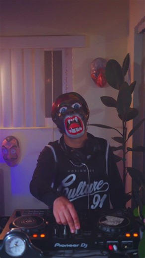 Two similar artist 1 epic mix #dance #world #crossover #music