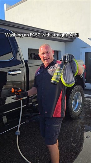 Dura Coating Technology​ Wheely Clean Concentrate - Professional Wheel Cleaner is made to remove the nasty brake dust and oxidation from chrome or aluminum surfaces ✨ Wheely Clean is NOT a degreaser, we are not removing grease or dirt 🚫 Wheely clean is not Purple Power, Dawn dish soap, Simple Green or any other degreaser amateurs use to clean wheels when in fact degreaser do a poor job cleaning wheels as they do NOT react and remove embedded brake dust! 🚫 Don’t forget to protect them with our