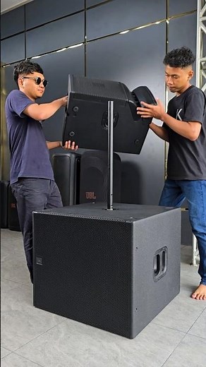 JBL SRX918S & VRX932LA Line Array Setup & Bass Test!