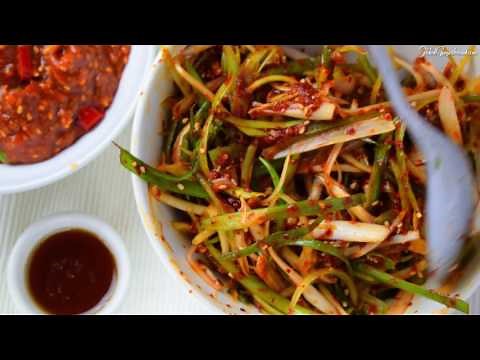 How to Make Korean Spicy and Mild Spring Onion Salads 매운 파절이 and 새콤달콤 파절이 - Authentic Korean Recipe
