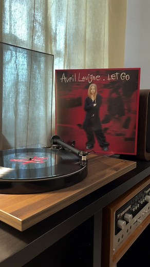 Breakaway - Avril Lavigne Vinyl Record Turntable Review