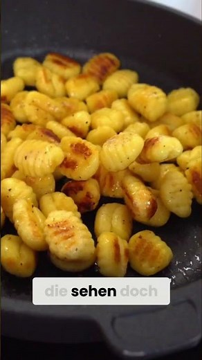 🥔🧅 Quick & easy: Baked gnocchi pan with caramelized onions