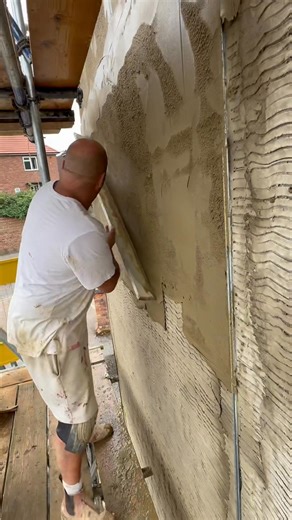 Sand and Cement Top Coat. Bit of a nightmare this as once it’s all on your up and down the scaffold floating rubbing and filling….. great exercise tho 👀 all about the timing and controlling the suction! #plastering #plasterers #plasterer #plasteringlife #builder #builders #construction #fyp #foryou | Smooth1